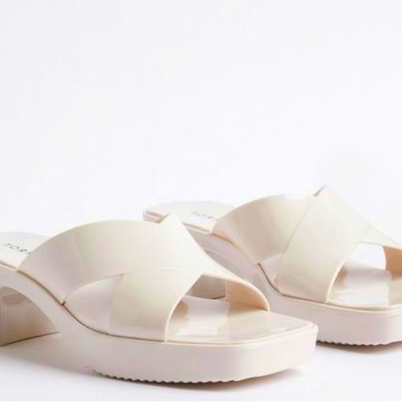 torrid | Shoes | Torrid Womens New Cream Chunky Heel Jelly Criss Cross ...